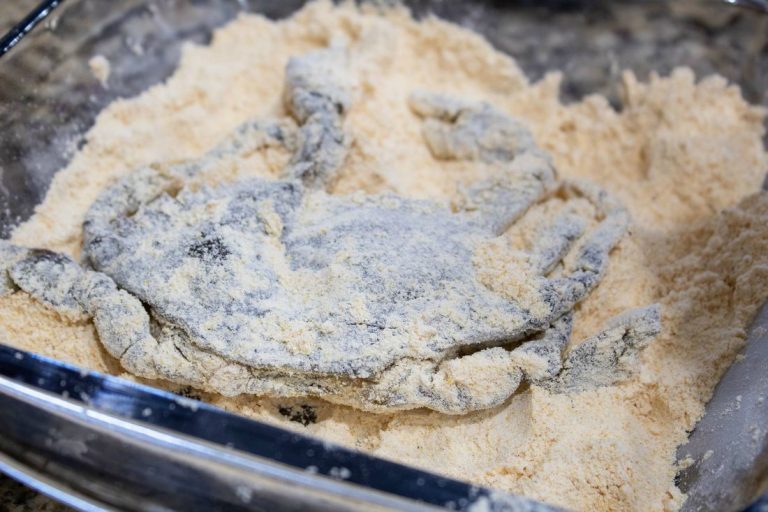 Fried Soft Shell Crabs With Crawfish Sauce - This Ole Mom