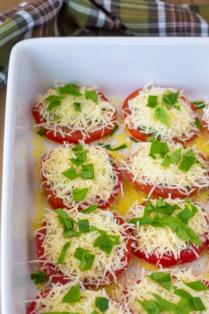 Baked Cheesy Spinach Tomatoes - This Ole Mom