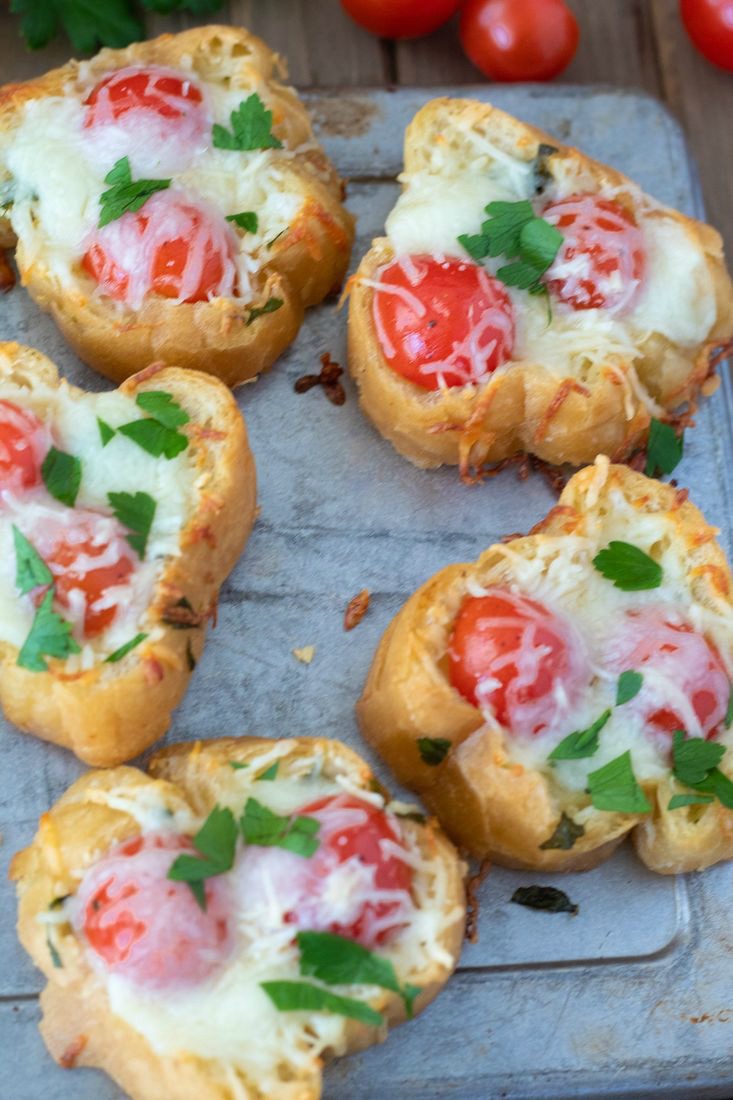 Cheesy Tomato Bread - This Ole Mom