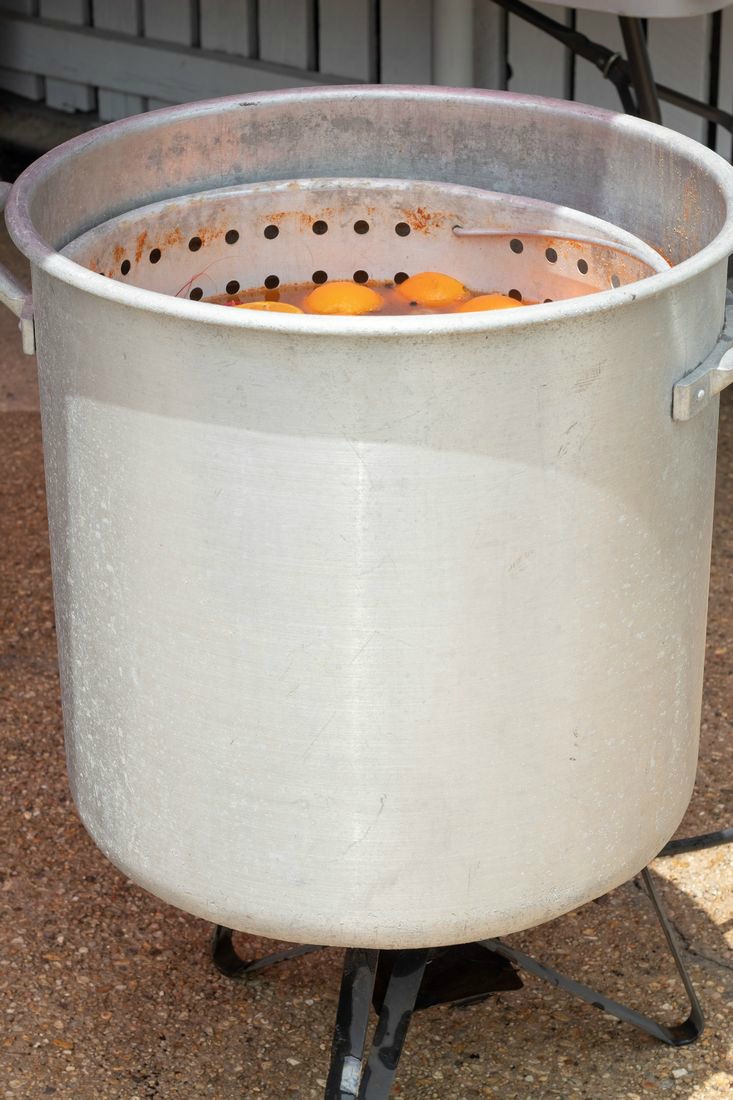 Easy Crawfish Boil - This Ole Mom