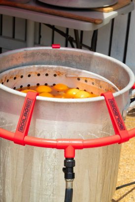 Easy Crawfish Boil - This Ole Mom