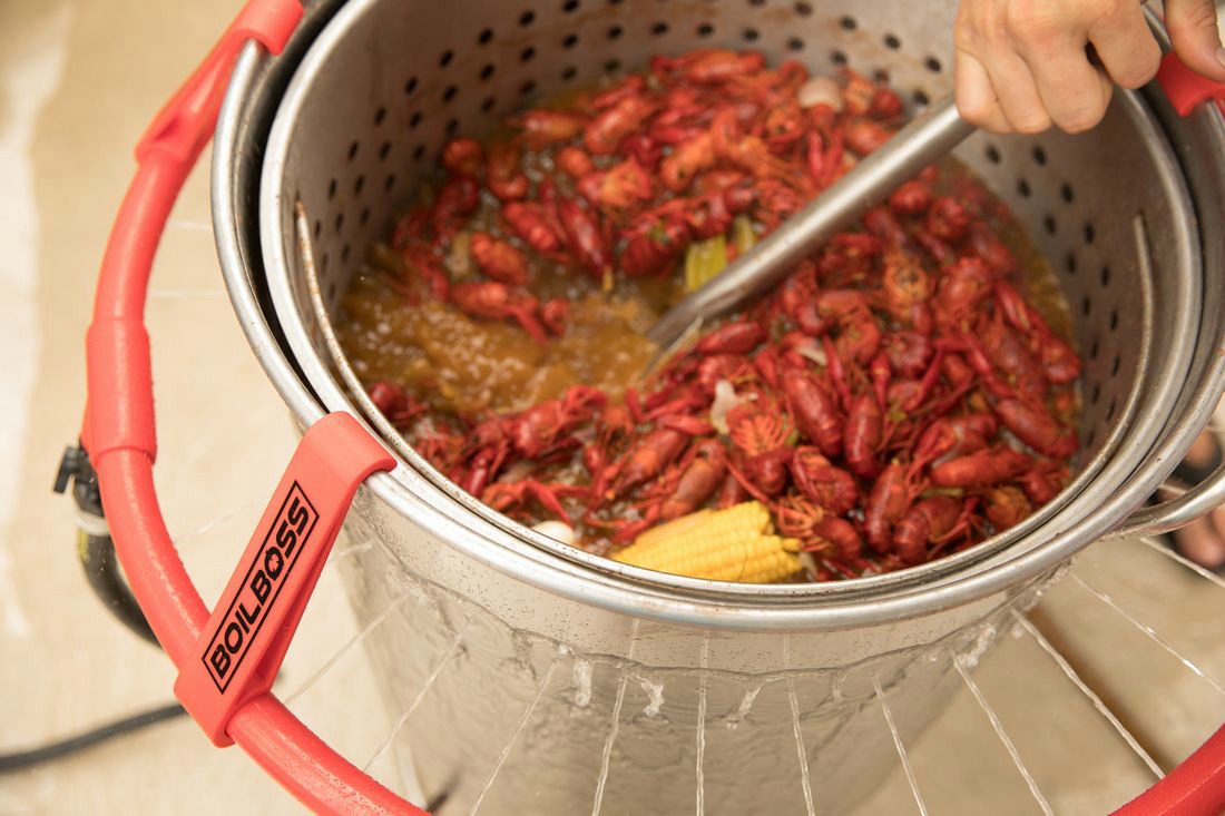 Easy Crawfish Boil - This Ole Mom