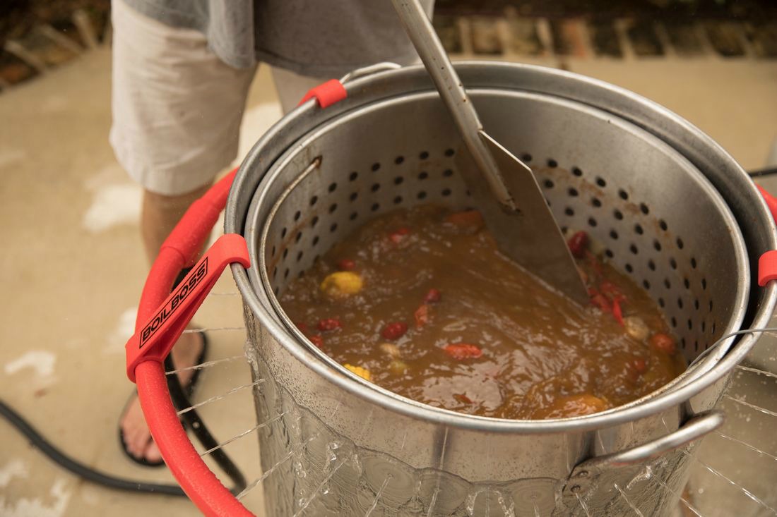 Easy Crawfish Boil - This Ole Mom