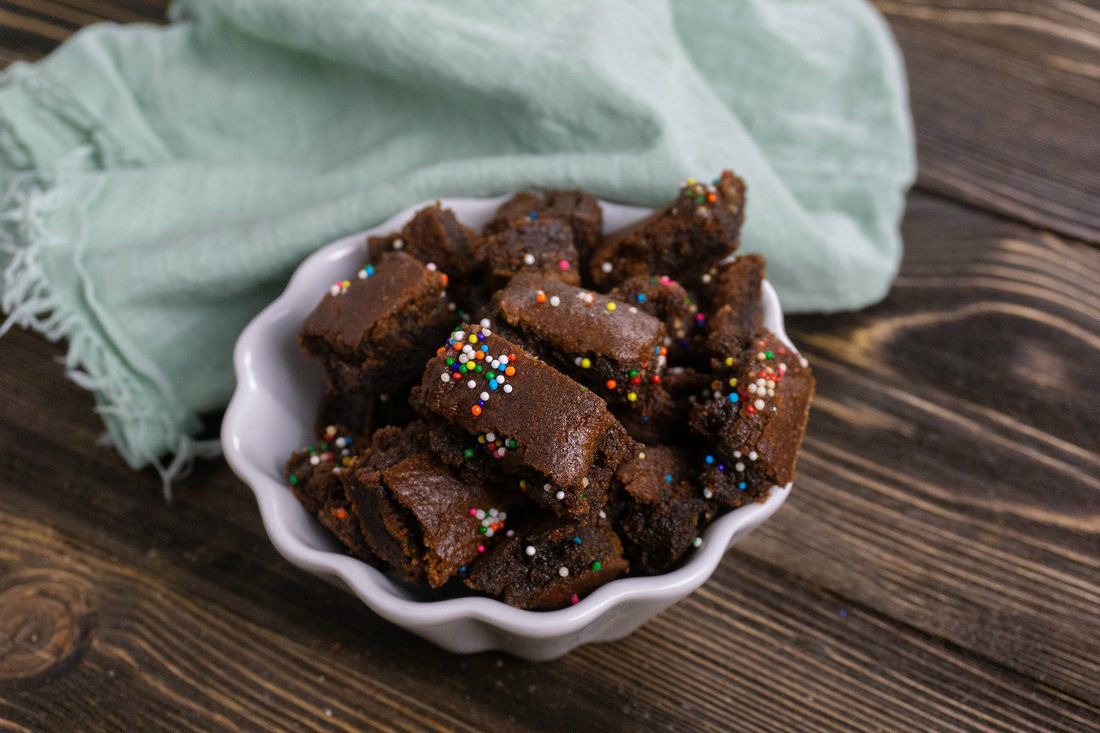 Christmas Gingerbread Bites - This Ole Mom