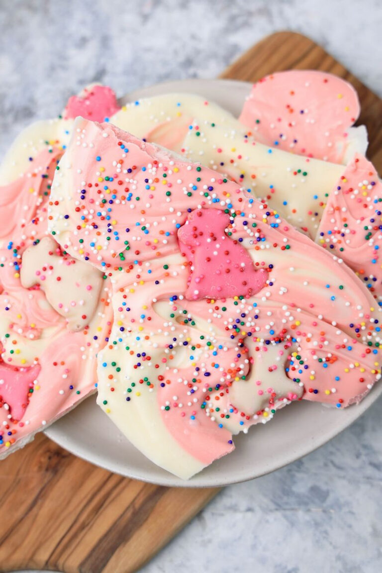 Animal Cookie White Chocolate Bark - This Ole Mom